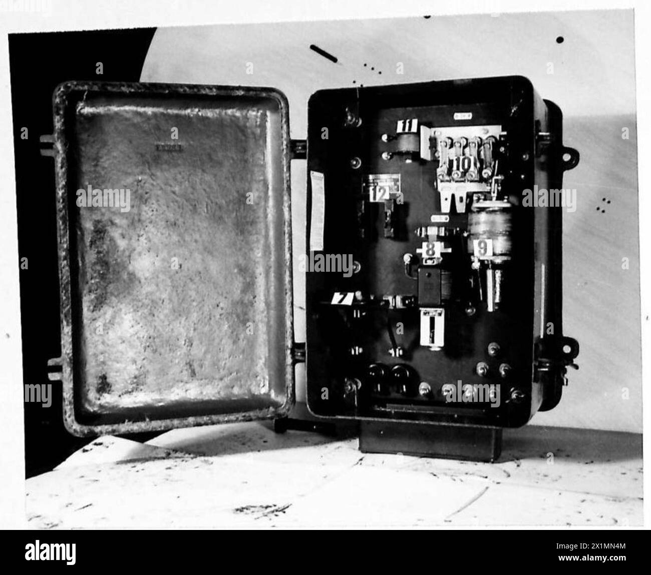 Photographs show mobile laundry equipment used by the British Army to ...