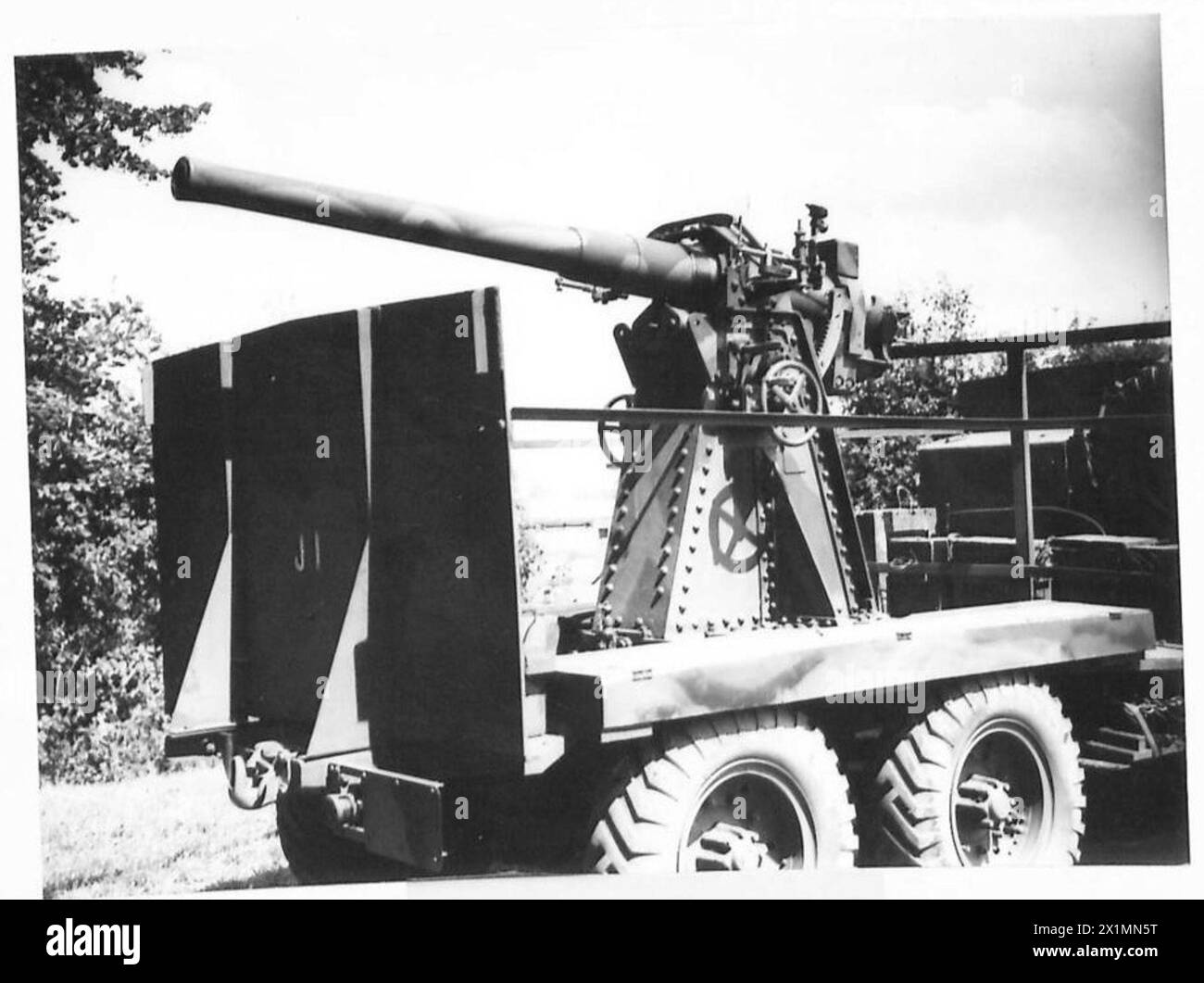 12 pounder gun Cut Out Stock Images & Pictures - Alamy
