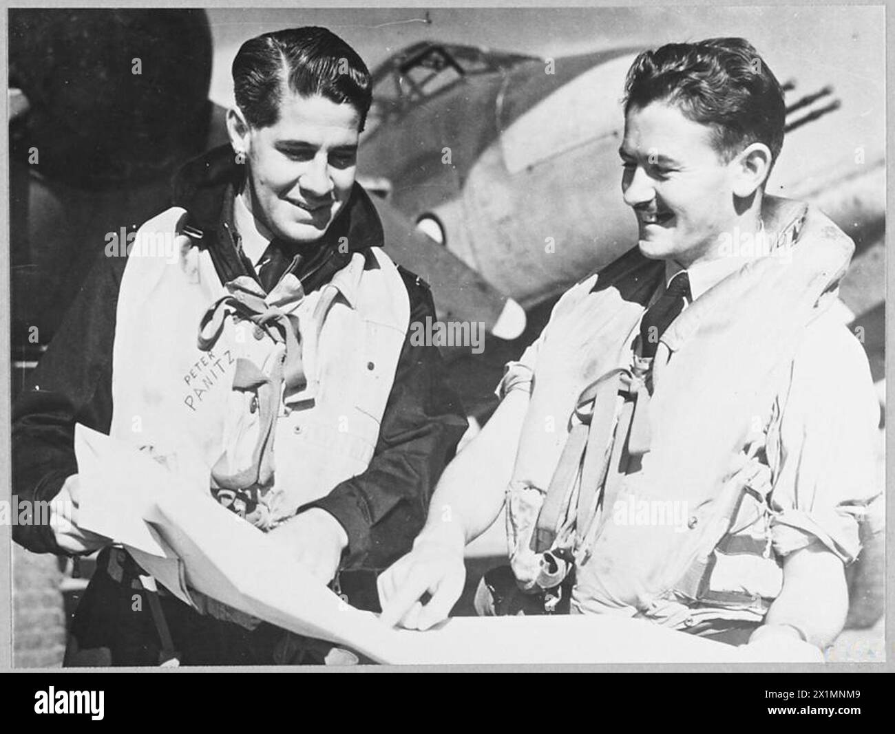 Squadron Leader Panitz and Flying Officer Williams, Australians serving ...