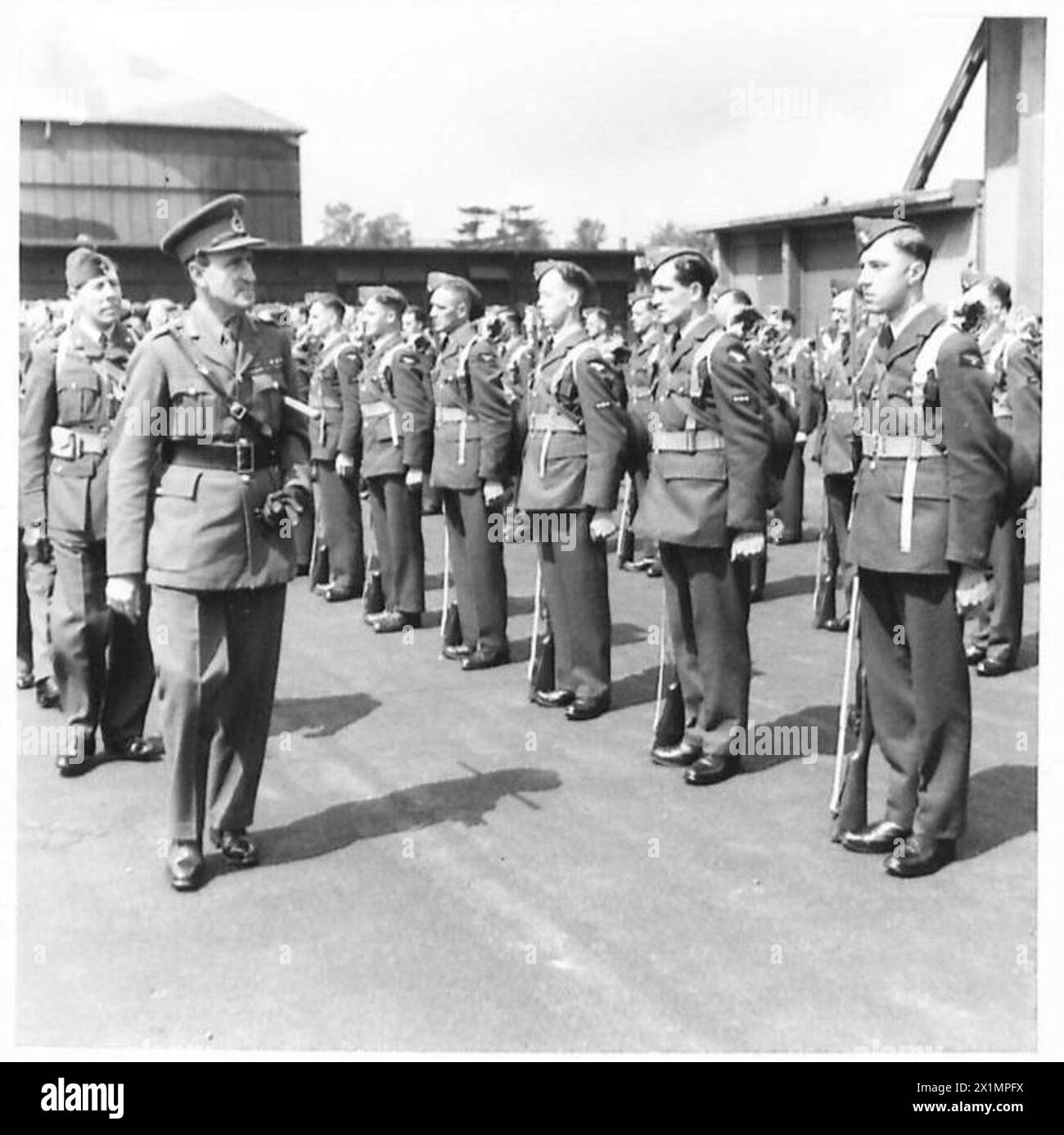 ARMY AND AIR FORCE COMMANDERS WATCH PARATROOPS IN TRAINING - The C-in-C ...