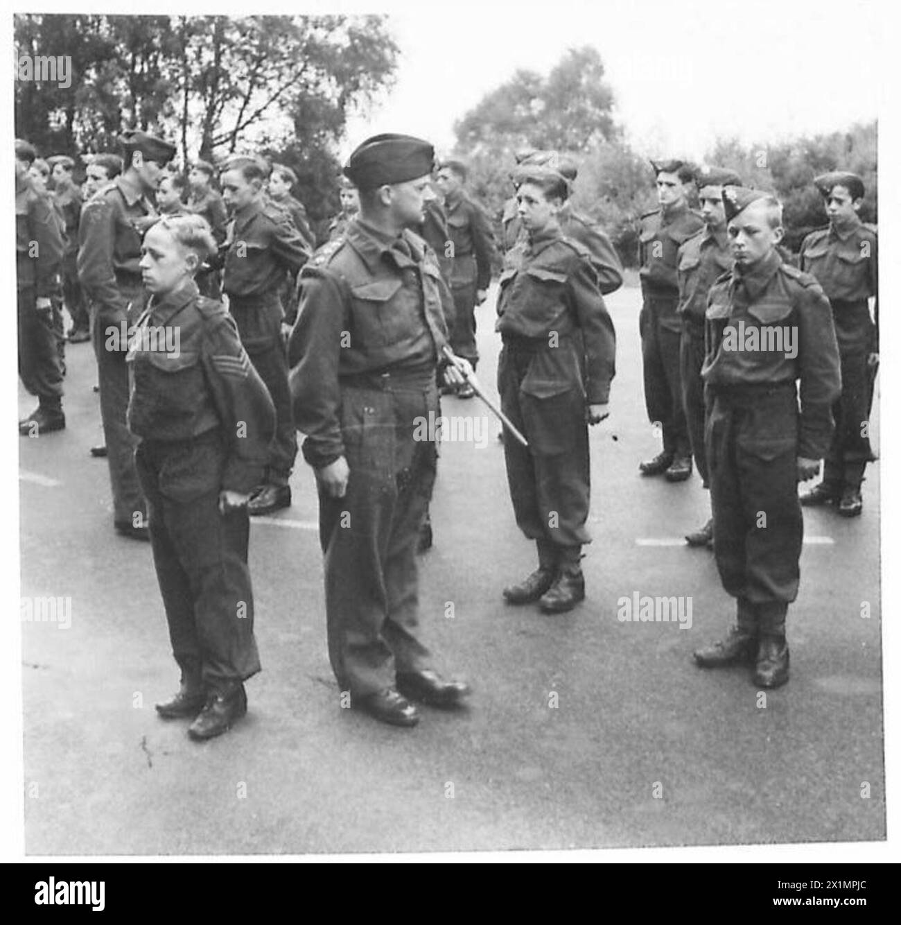 AMERICAN COMMANDOS IN TRAINING - Under "enemy" fire and with land mines ...