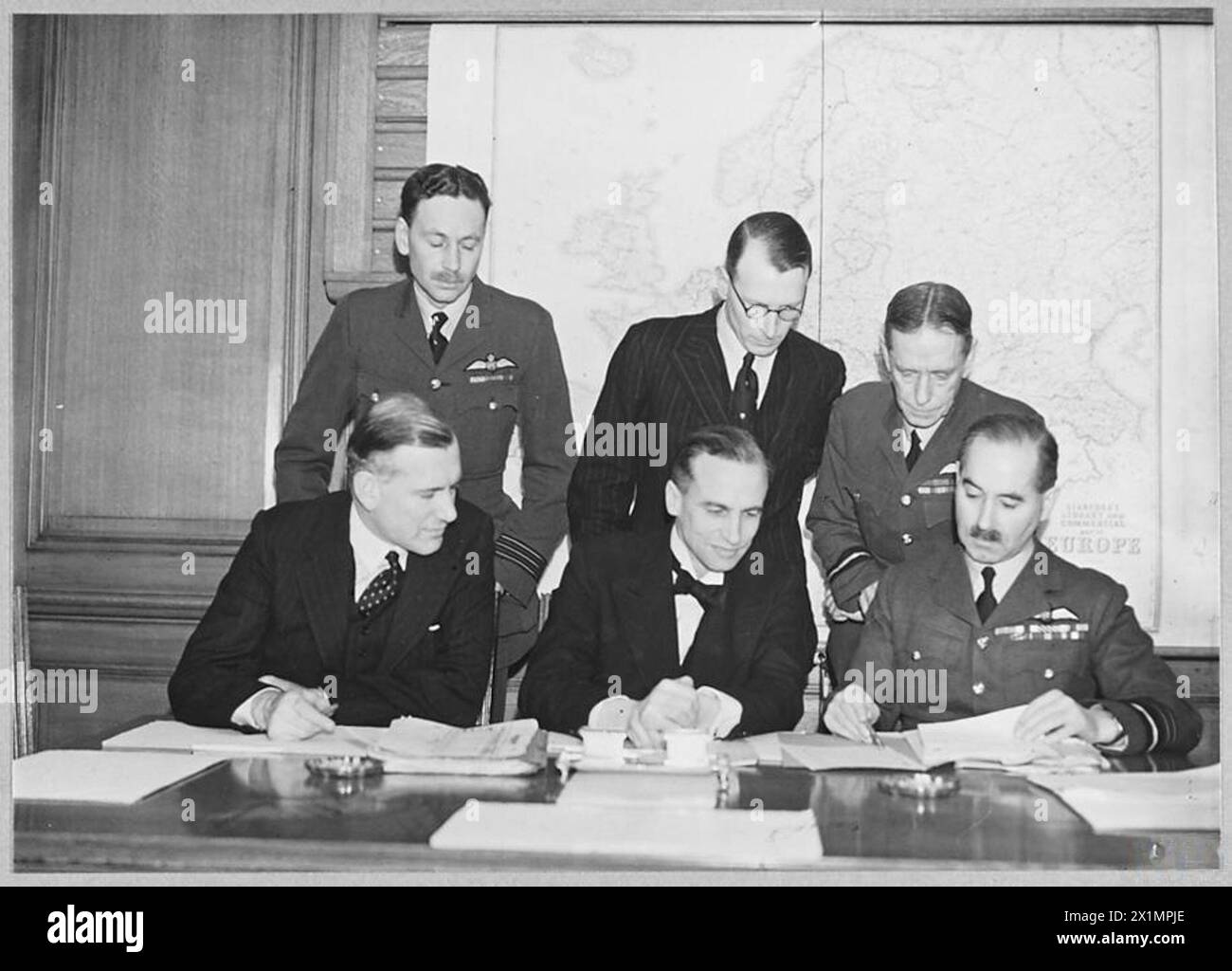 Air commodore douglas douglas hamilton hi-res stock photography and ...