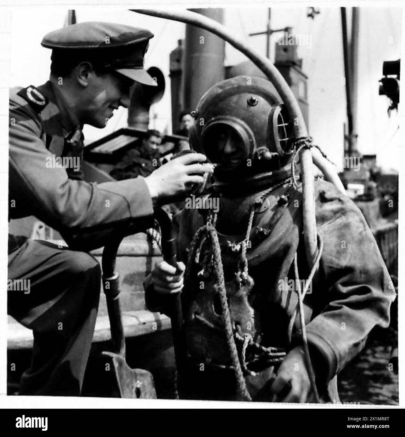 A BBC war correspondent records underwater footage using a helmet ...