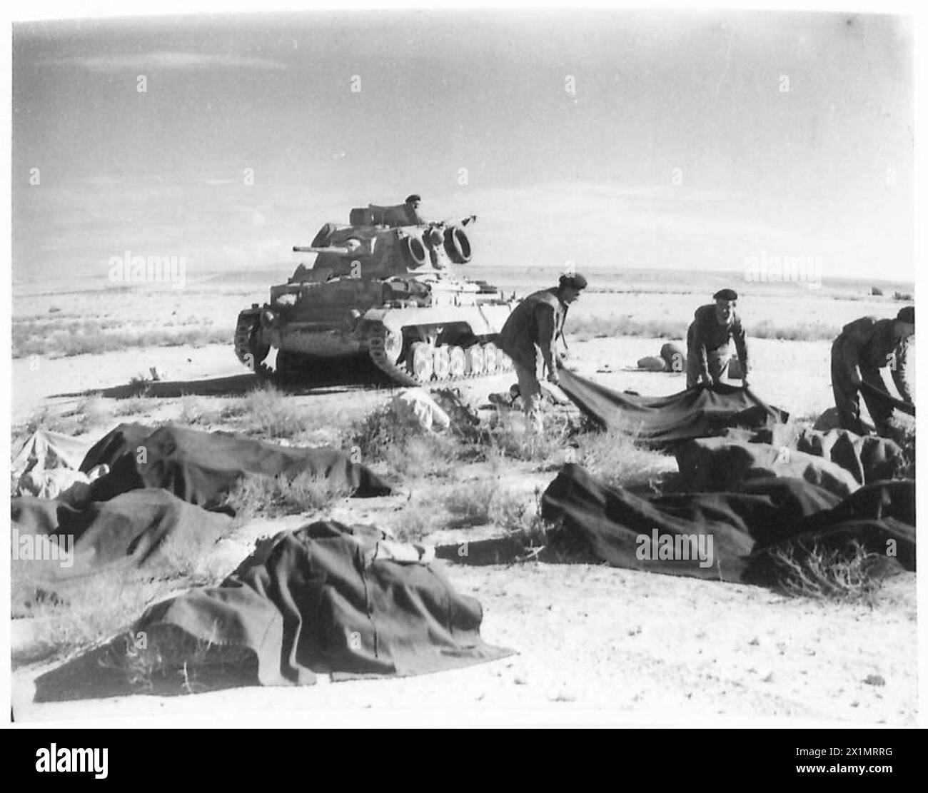 Tank crew maintenance Cut Out Stock Images & Pictures - Alamy