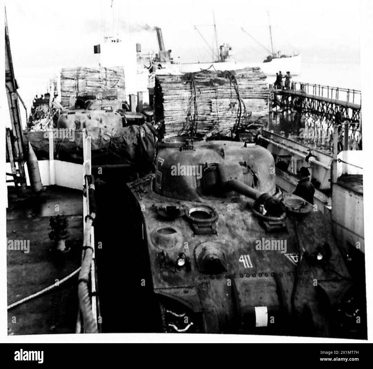 SPECIAL DEVICE FOR ENABLING TANKS TO CLIMB EXCEPTIONALLY STEEP INCLINES ...