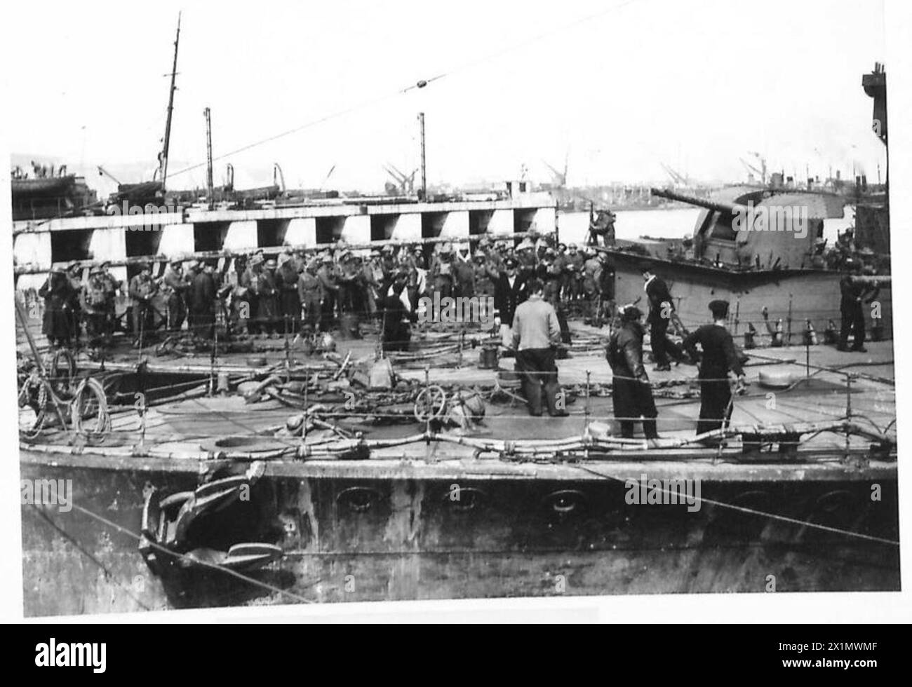 Troop evacuation dunkirk Cut Out Stock Images & Pictures - Alamy