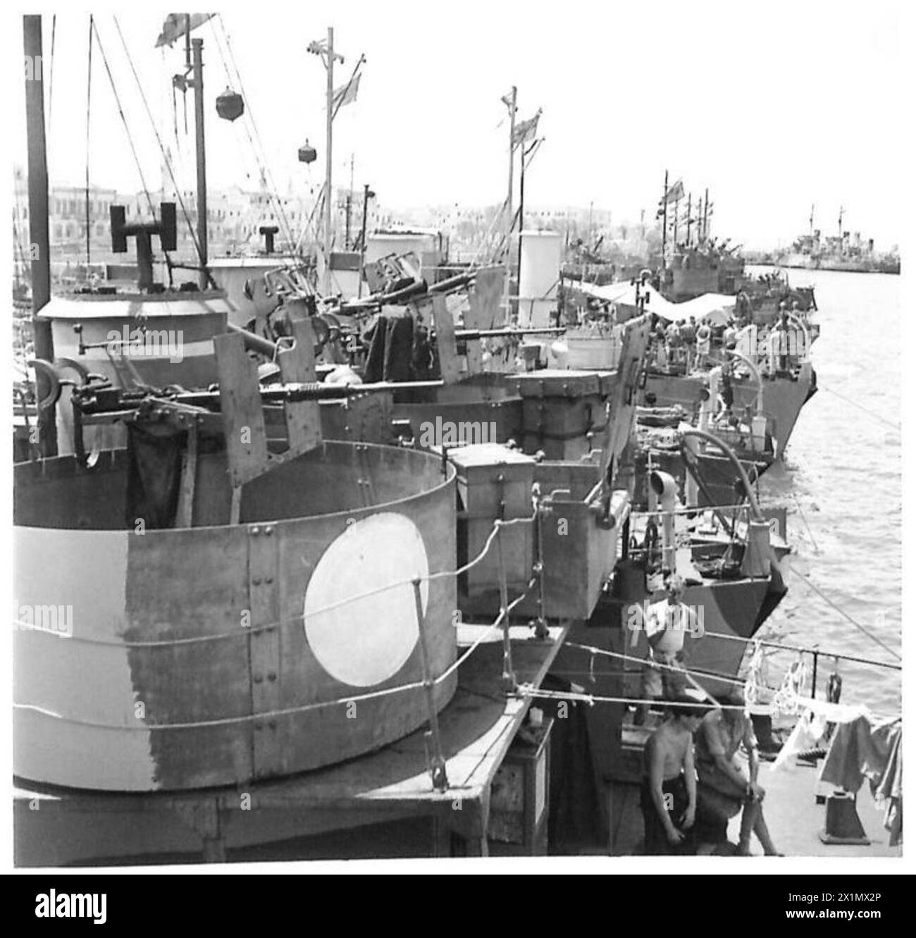 Amphibious dock Cut Out Stock Images & Pictures - Alamy