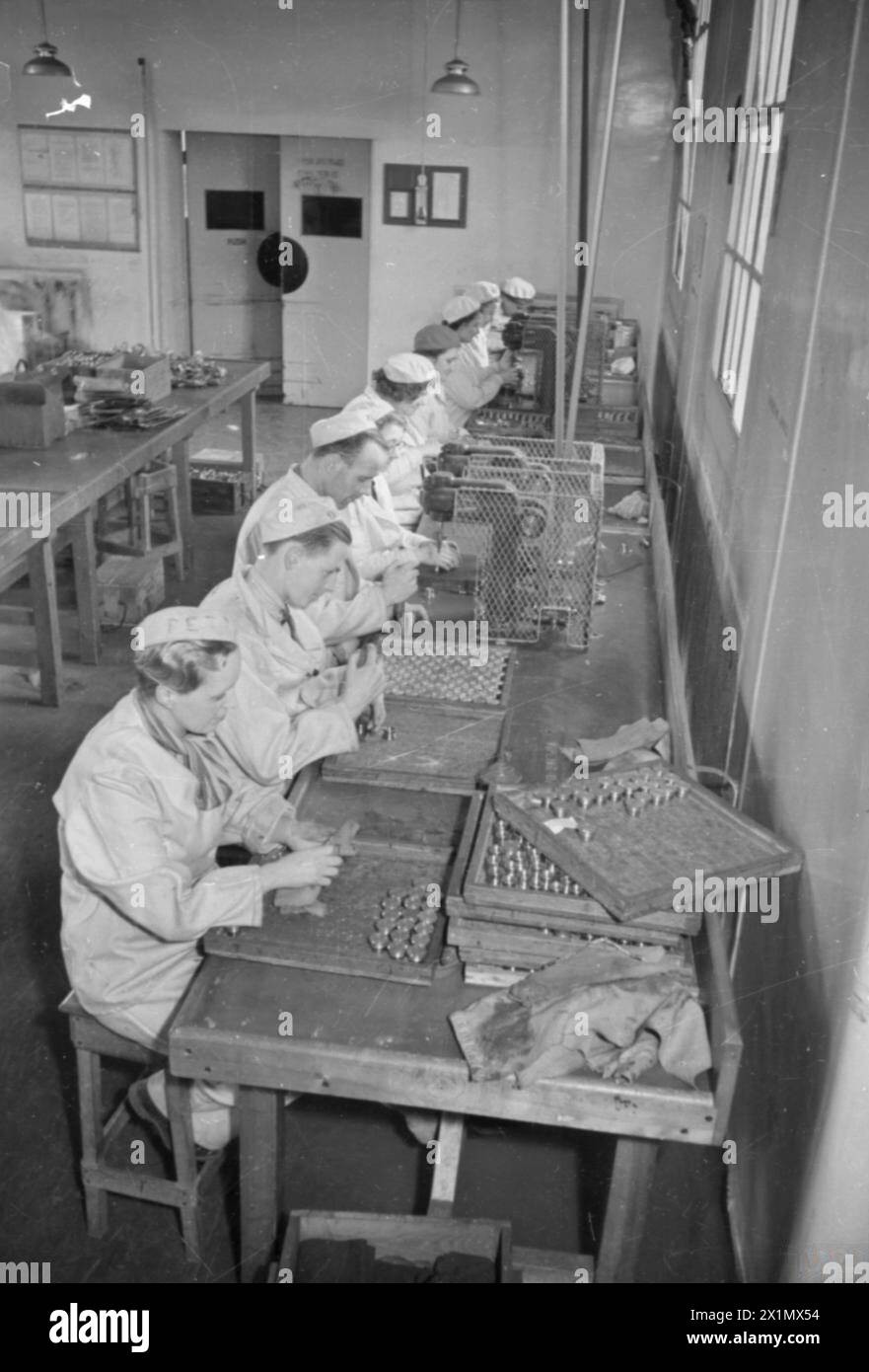 EVERYDAY LIFE AT A MINISTRY OF SUPPLY SHELL FILLING FACTORY, ENGLAND ...
