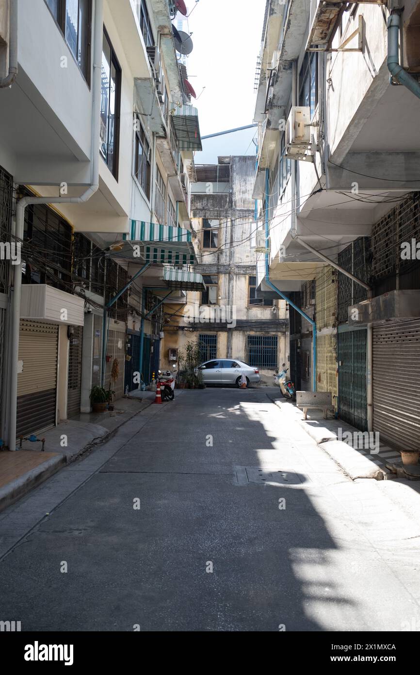 Bangkok back alley hi-res stock photography and images - Alamy
