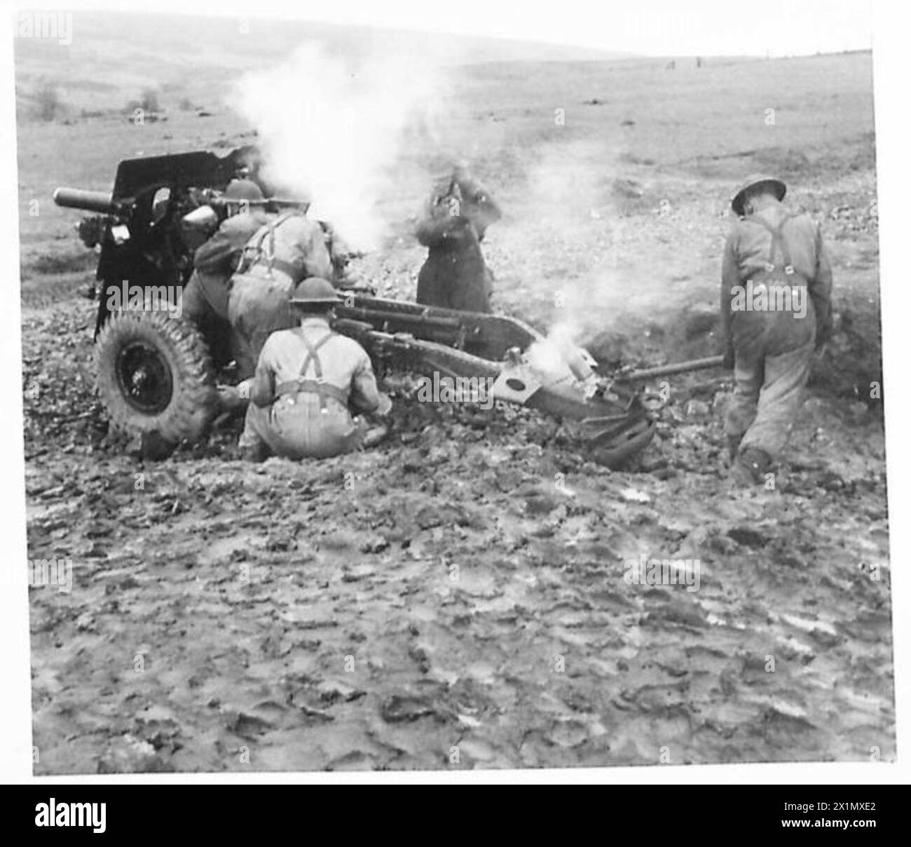 COMMANDER IN CHIEF, HOME FORCES SEES CANADIAN GUNNERS IN ACTION - 25 ...