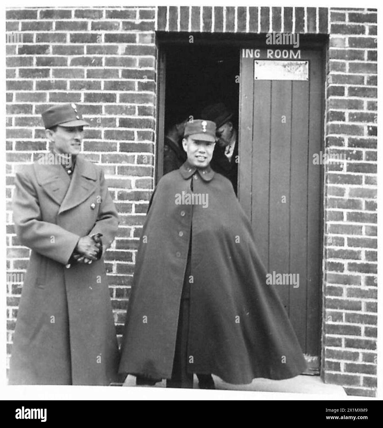 CHINESE MISSION SEES TANKS AND GUNS - General Hsiung Shin Hui (right ...