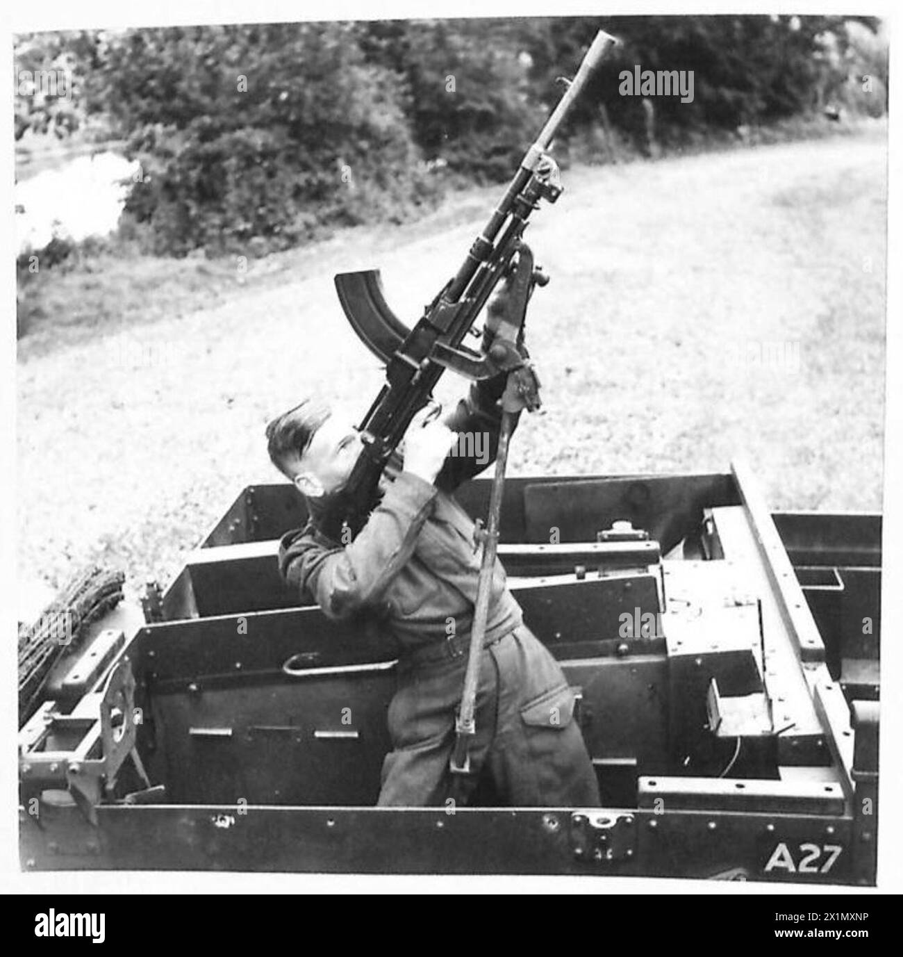 Mountings on Bren Carrier - Bren Gun A.A. firing position to front ...