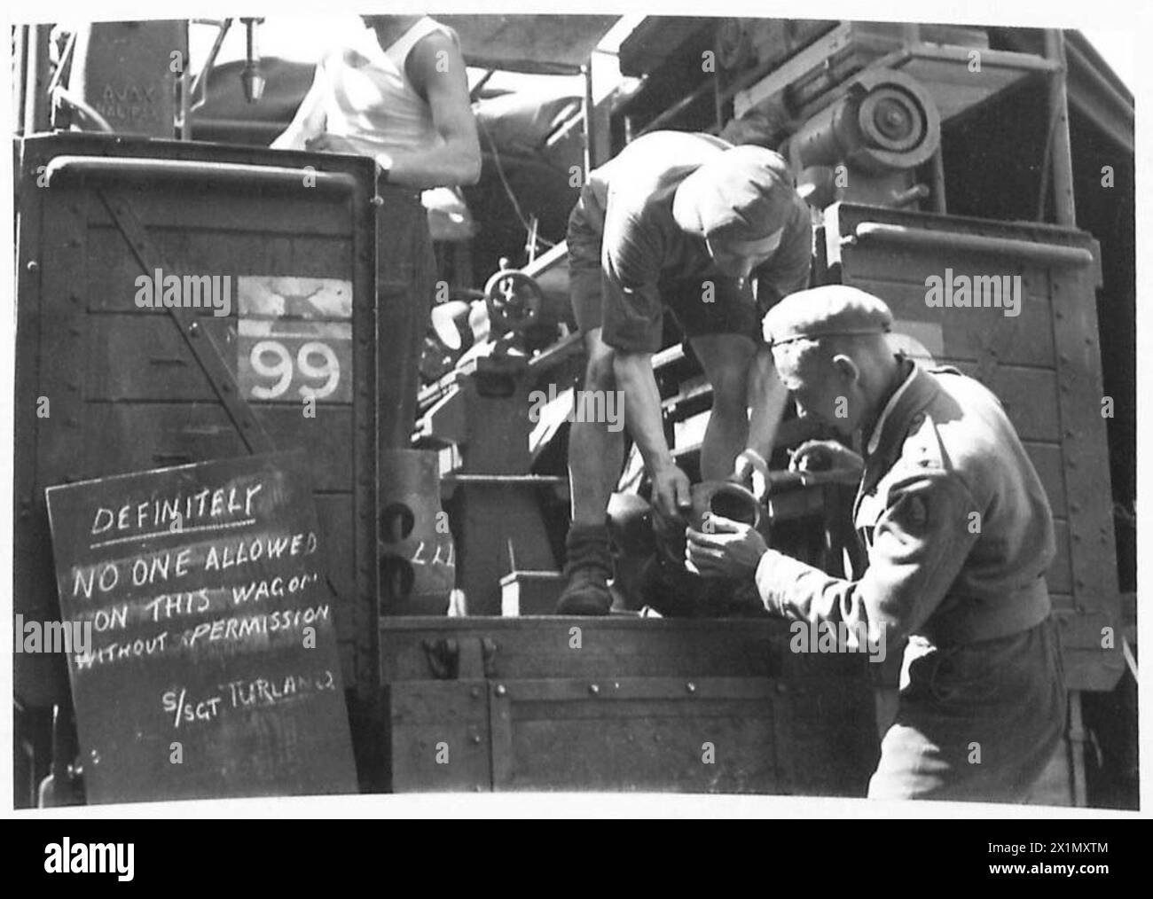 VISIT TO AN ARMOURED BRIGADE WORKSHOP - The mobile lathe shop, an ...