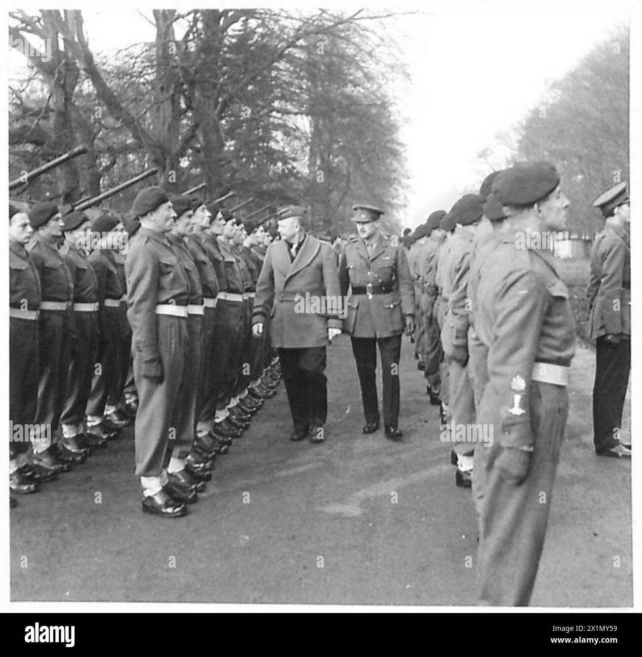 ALLIED COMMANDERS VISIT BRITISH AND AMERICAN TROOPS - General ...