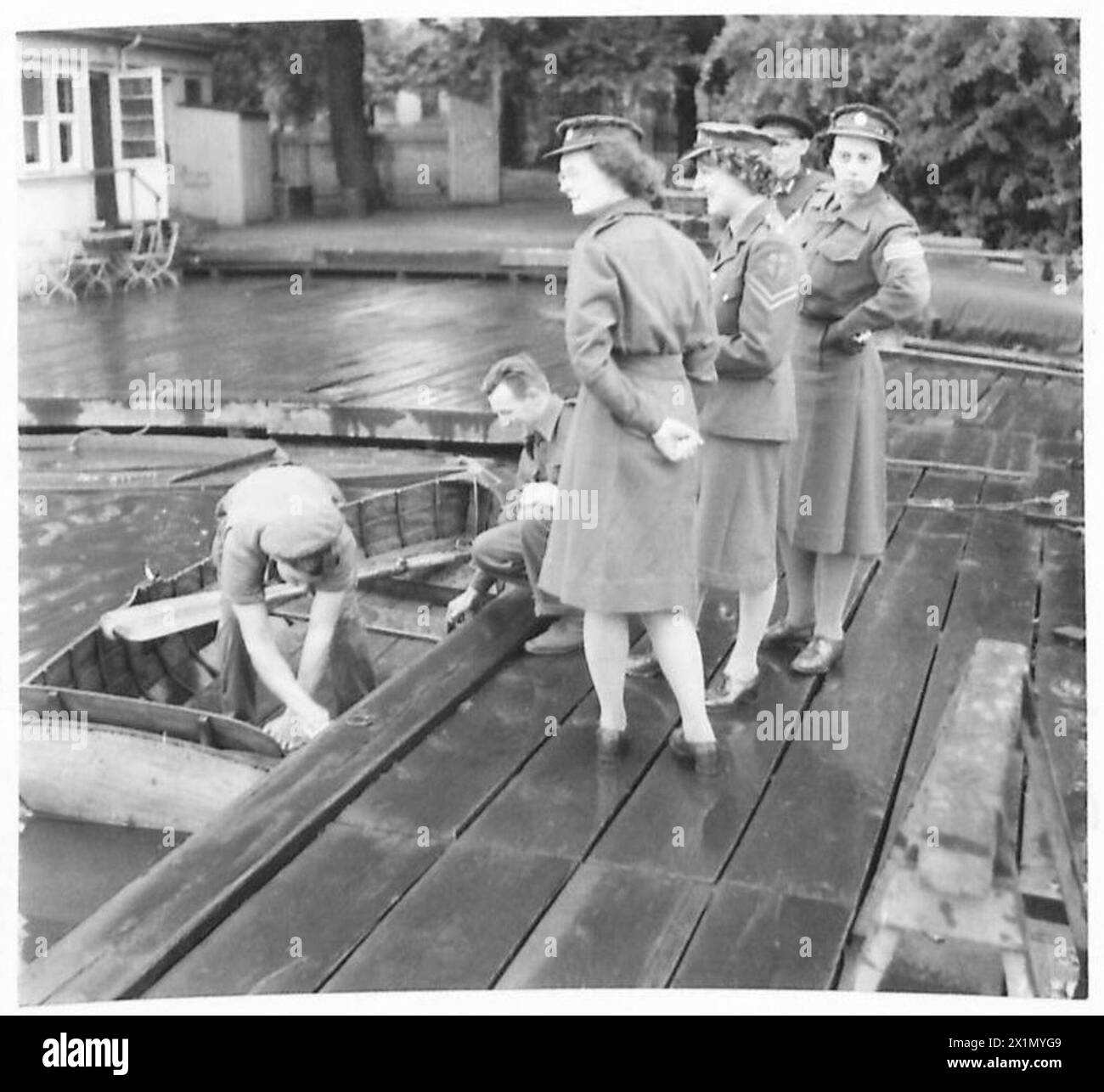 A.T.S. TRAINED N.A.A.F.I. GIRLS [IN HAMBURG] - Arriving at the Alster ...