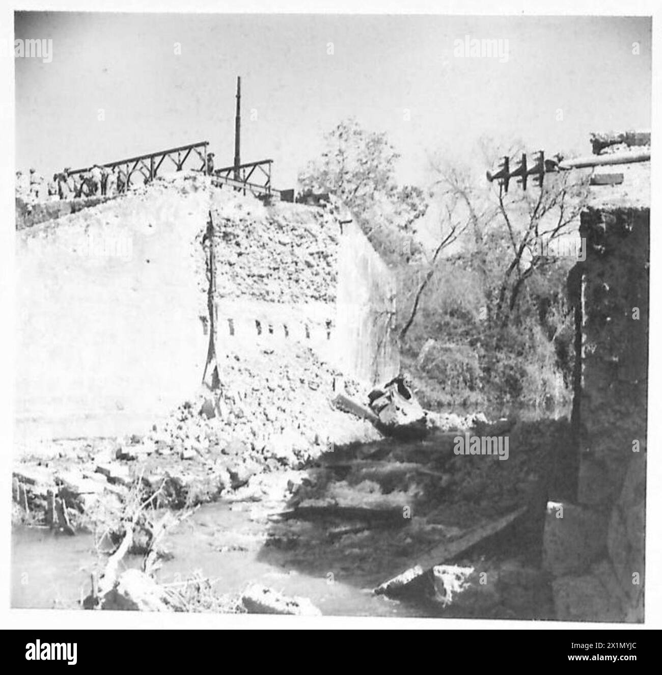INVASION OF ITALY : FIFTH ARMY BRIDGE BUILDING AT BATTIPAGLIA - The gap ...