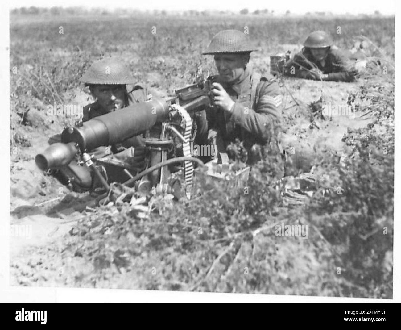 FIFTH ARMY : ACTION ON THE BRIDGEHEAD - The crew of this gun have ...