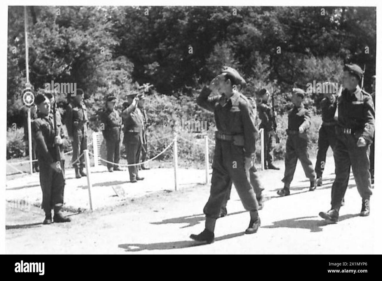 LORD MAYOR OF LONDON PRESENTS BOW BELL FRAGMENTS TO A LONDON DIVISION ...