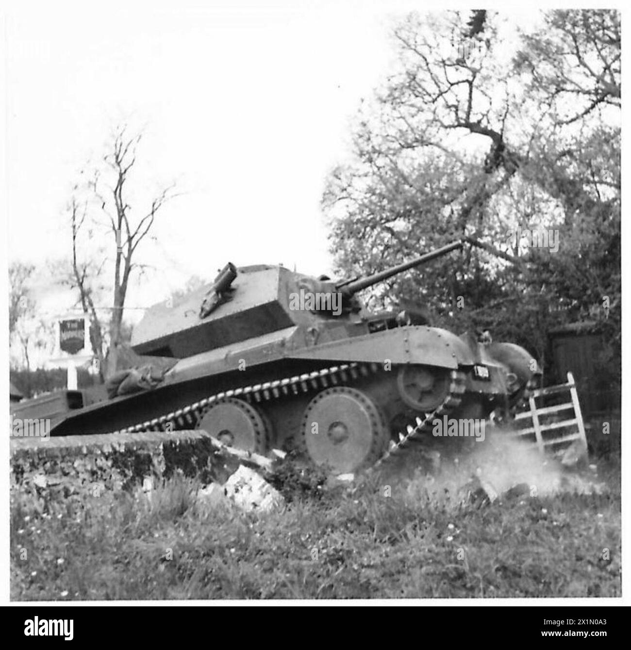 TANKS IN ACTION - Cruiser tanks smashing through walls and hedges ...