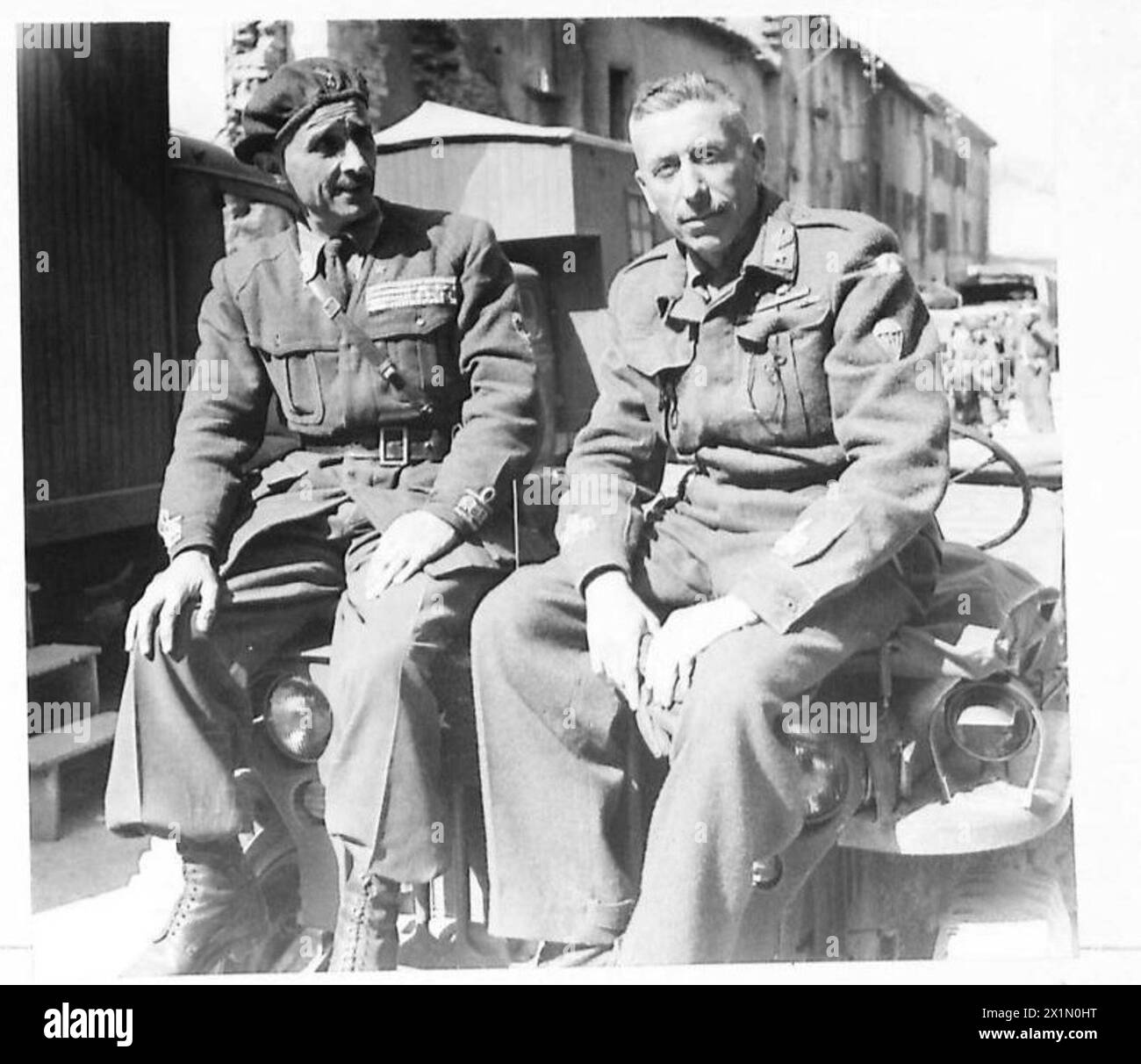 ITALIAN CHIEF OF STAFF VISITS FOLGORE GROUP - An informal photograph of ...