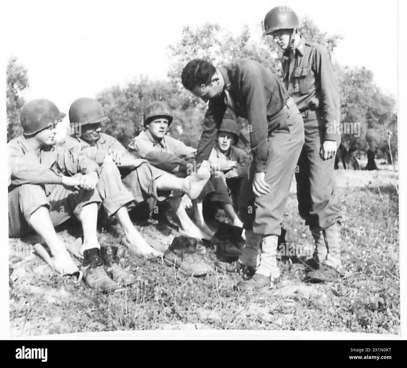 AMERICAN TROOPS ATTACHED TO THE EIGHTH ARMY - An important inspection ...