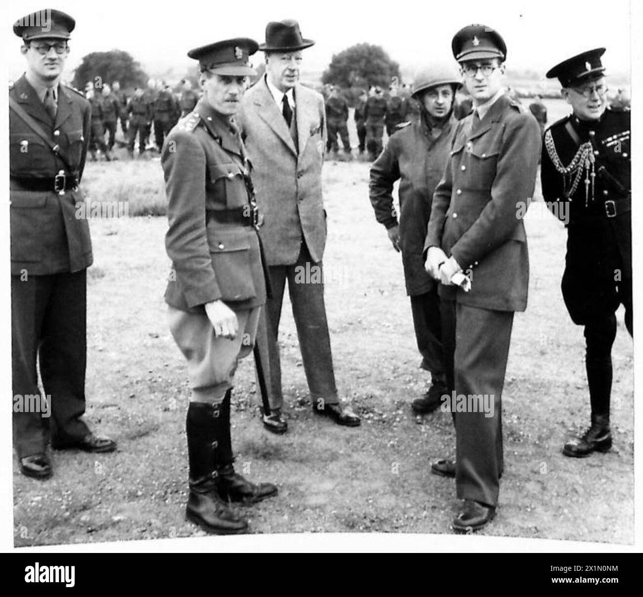 Senior british army officers Black and White Stock Photos & Images - Alamy