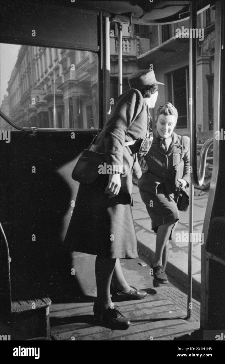 A DAY IN THE LIFE OF A WARTIME HOUSEWIFE: EVERYDAY LIFE IN LONDON ...