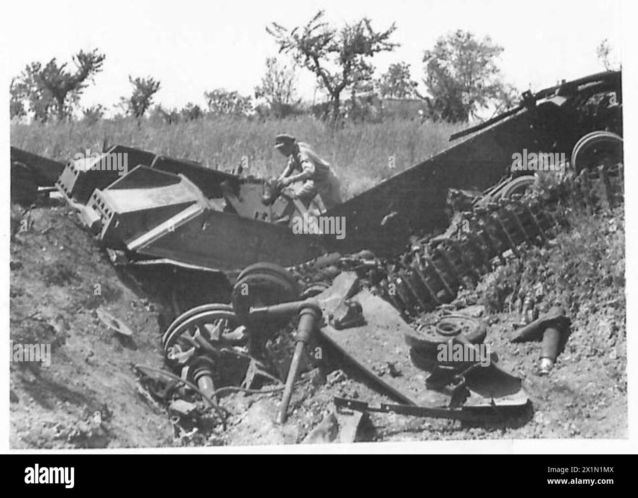 AFTERMATH OF THE BATTLE FOR CASSINO - Lieut. Budd of Hastings, Sussex ...