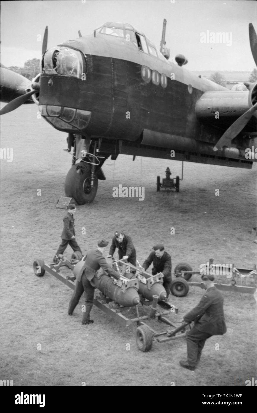 Armourers and squadron bomb hi-res stock photography and images - Alamy