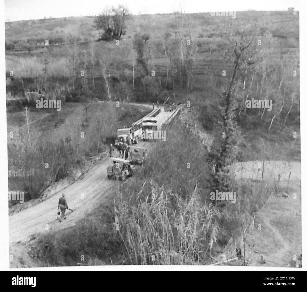 ITALY : EIGHTH ARMYRIVIER MORO AREA - View of the bridge and River Moro ...