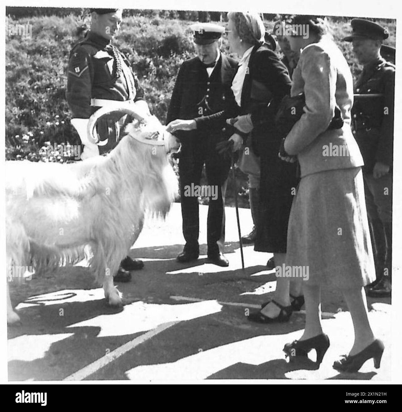 MR.CHURCHILL SHOWS COLONEL STIMPSON OUR DEFENCES - Mrs. Churchill ...