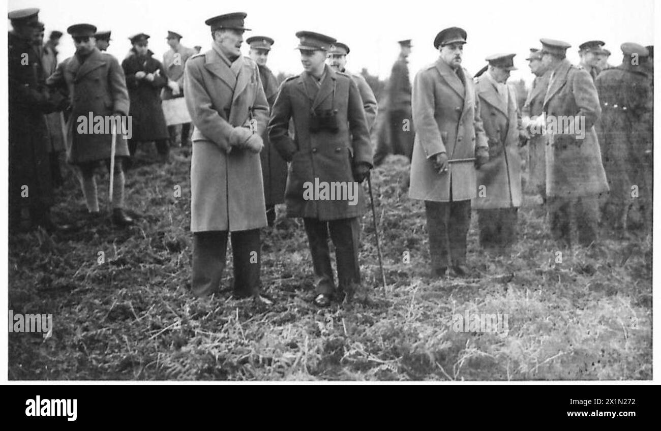 Glider towing Black and White Stock Photos & Images - Alamy