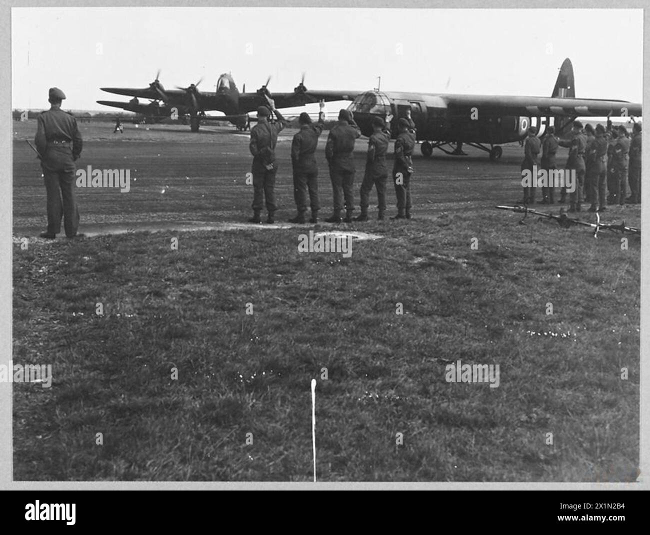 THE BRITISH AIRBORNE DIVISION AT ARNHEM AND OOSTERBEEK IN HOLLAND - A ...