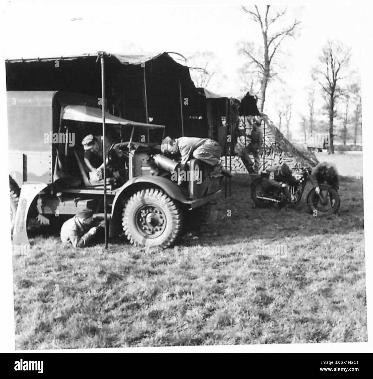 RASC OFFICERS TRAINING SCHOOL - RASC Officer students working in a ...