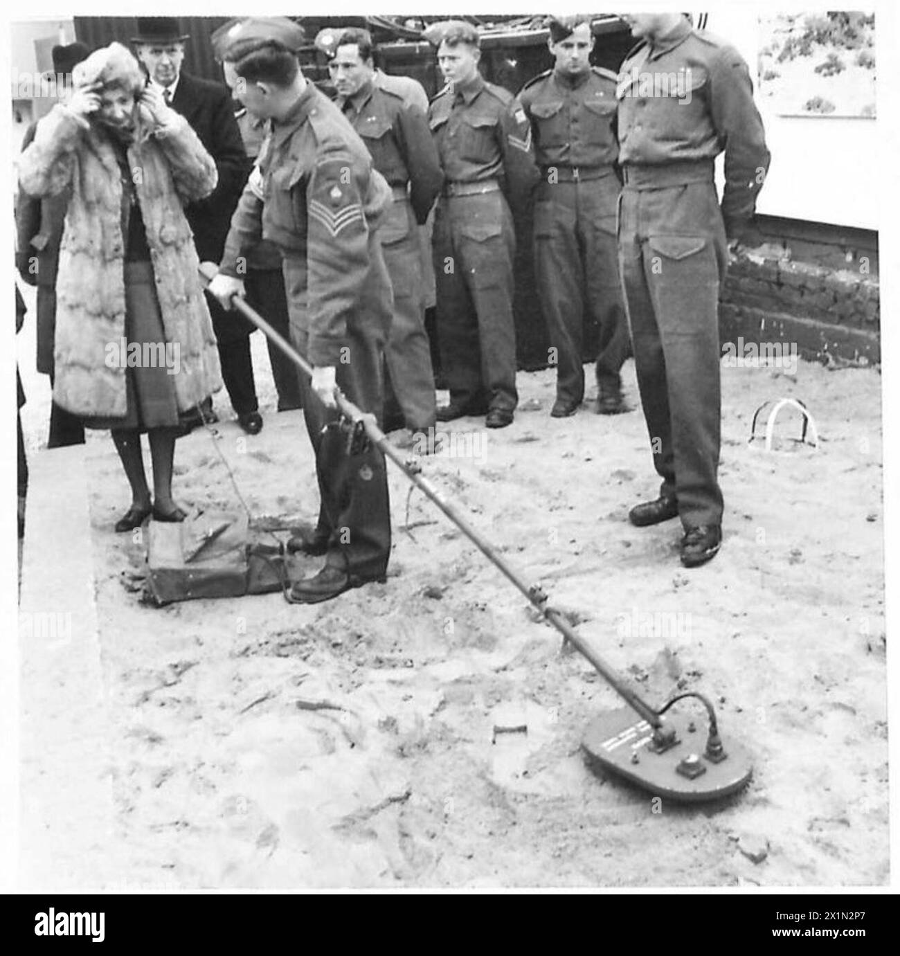 ARMY EQUIPMENT EXHIBITION AT BIRMINGHAM - Royal Engineers Sergeant ...