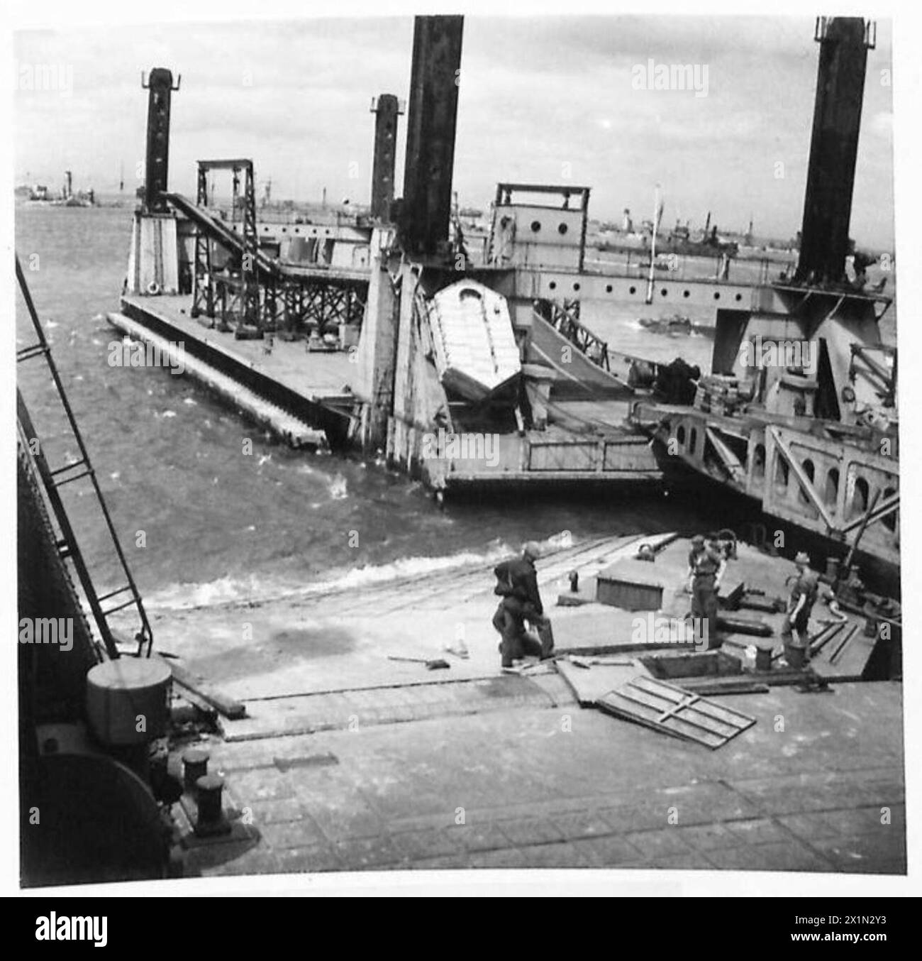 Pontoon port Black and White Stock Photos & Images - Alamy