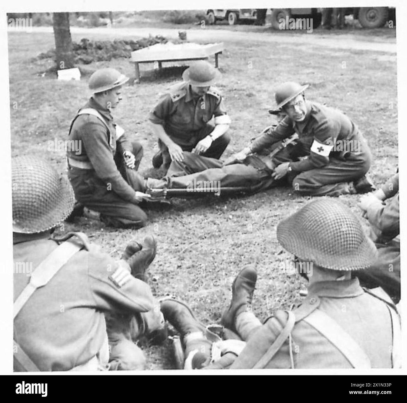 FIFTH ARMY : ANZIO BRIDGEHEAD COURSE OF INSTRUCTION FOR INFANTRYMEN - The same demonstration ...