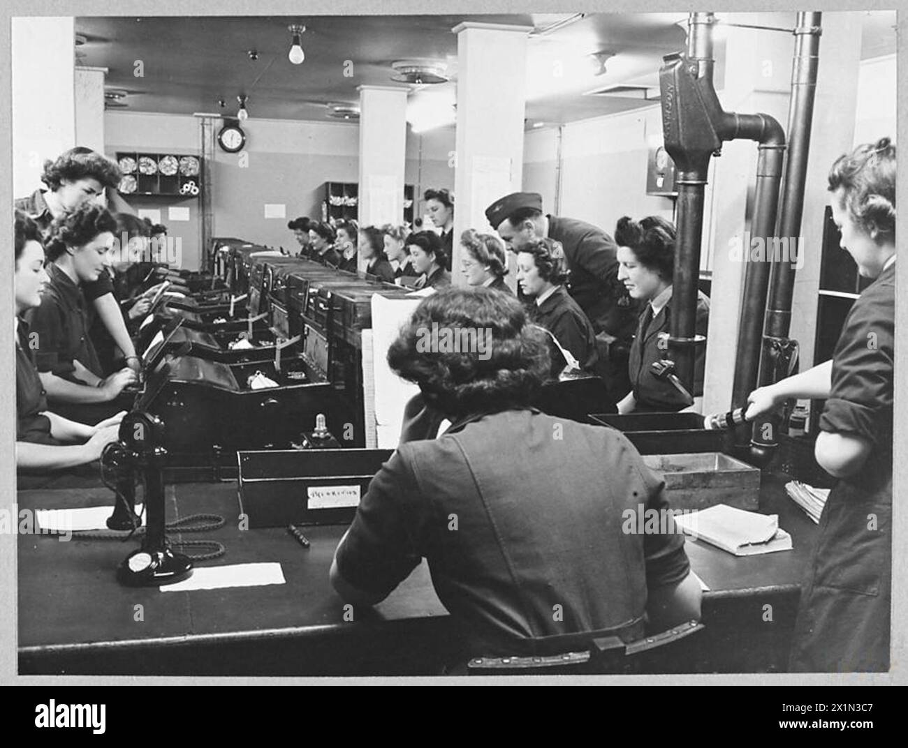 W.A.A.F. ASSIST IN FIGHTER OPERATIONS - 13677 Picture (issued 1944 ...