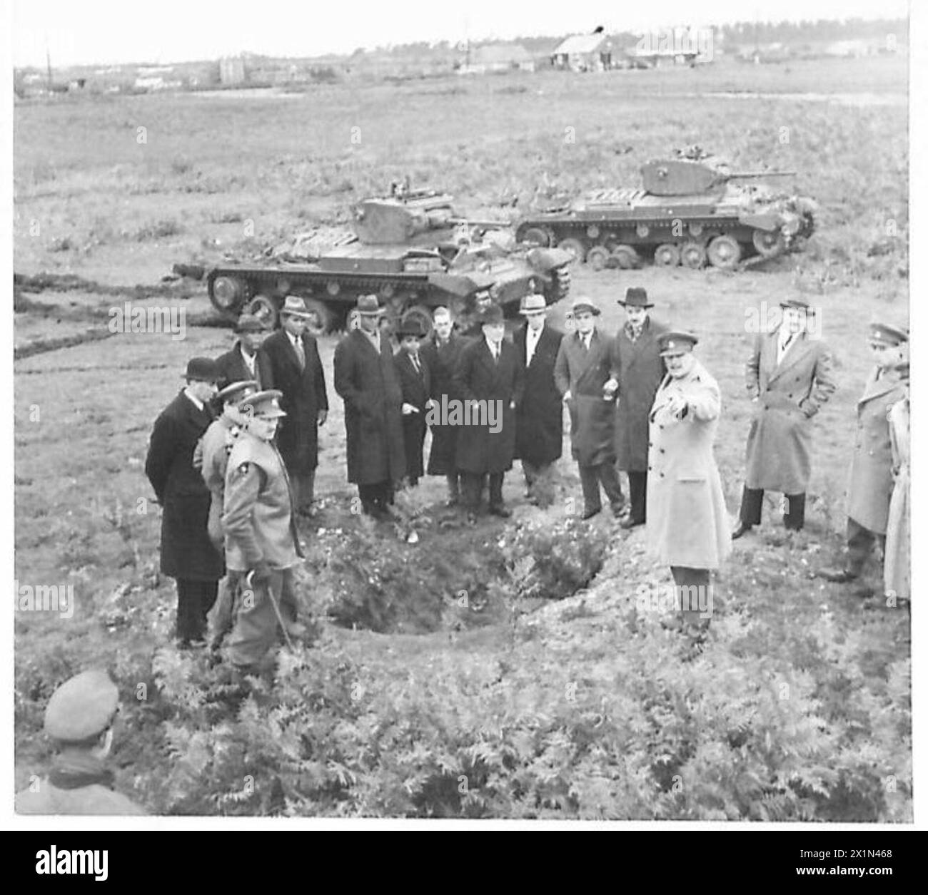 WEST INDIES EDITORS SEE TANKS - The tanks commanding officer talking to ...