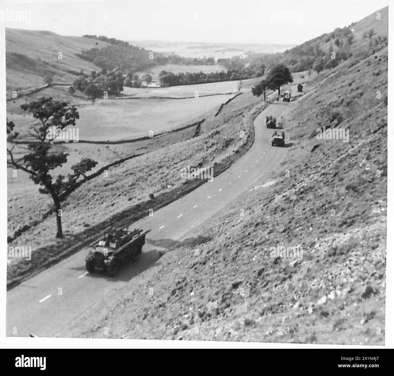 HEADQUARTERS MOVE : SCOTTISH COMMAND - The convoy en route showing ... HEADQUARTERS MOVE : SCOTTISH COMMAND - The convoy en route showing ...