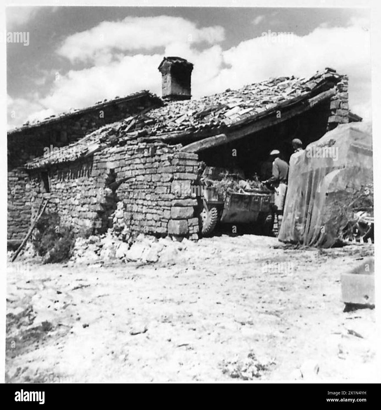 EIGHTH ARMY : THE LANCERS ON PATROL - Soldiers at a front-line ...