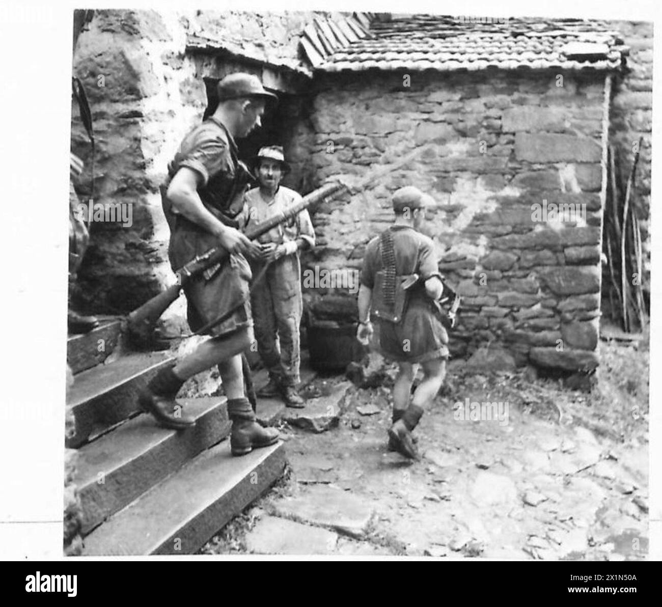 EIGHTH ARMY : FIGHTING PATROLS INTO ENEMY TERRITORY - The patrol enters ...