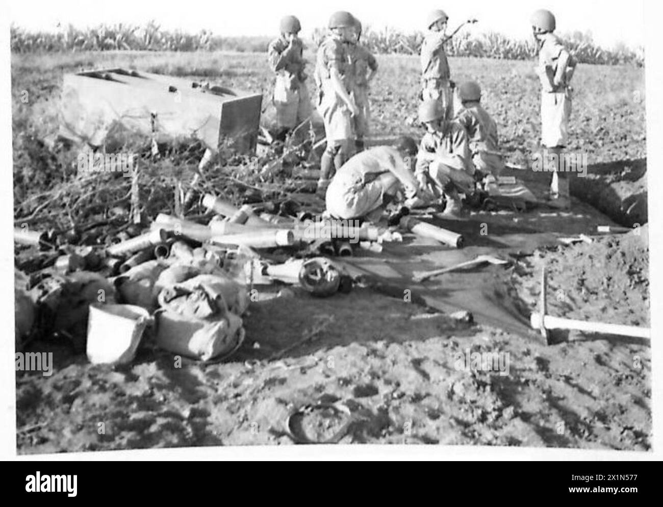 Supporting troops Cut Out Stock Images & Pictures - Alamy