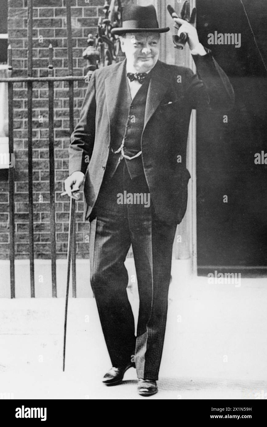 WINSTON CHURCHILL IN LONDON, 1940 - Mr Winston Churchill leaving 10 ...