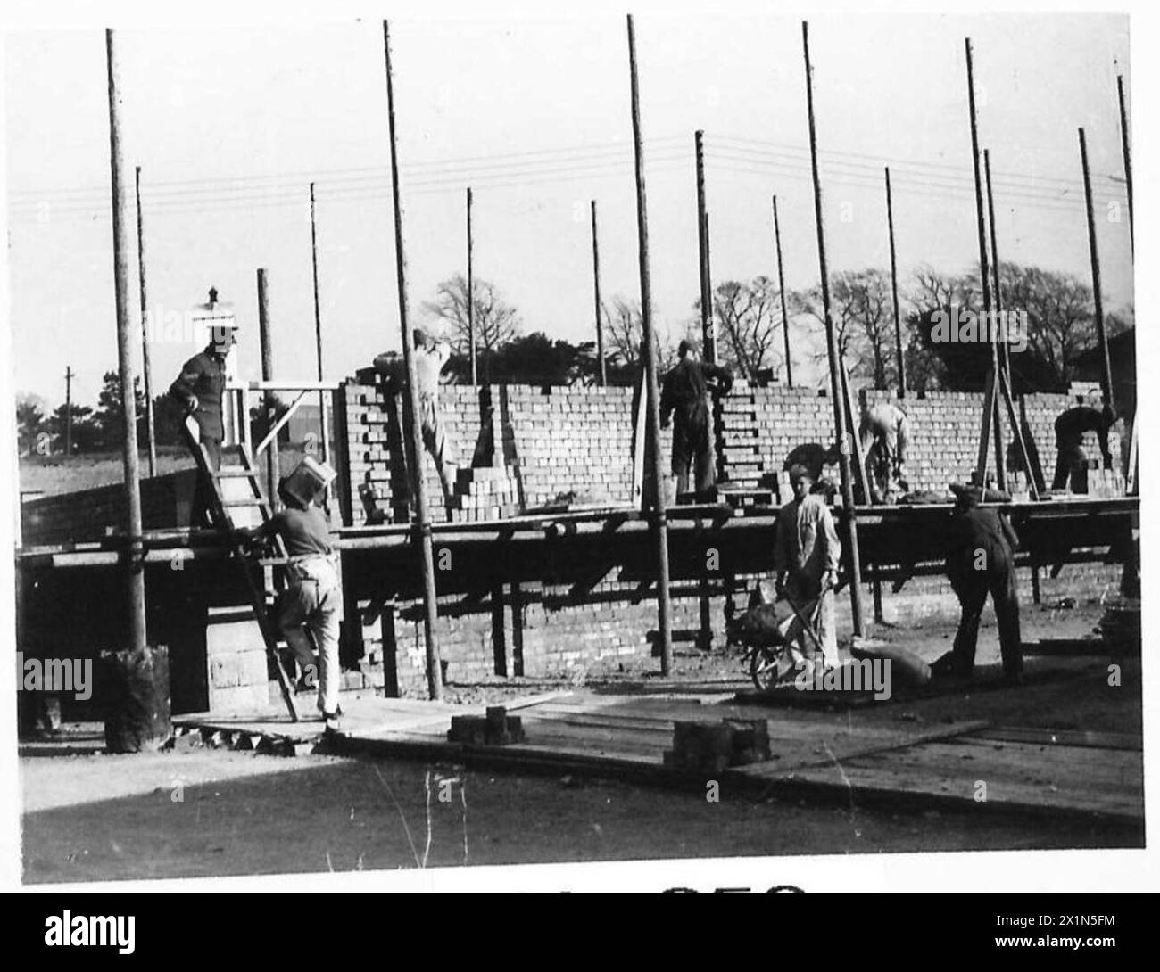 ARMY TECHNICAL SCHOOL R.A.O.C. CHEPSTOW - Builders , British Army Stock ...