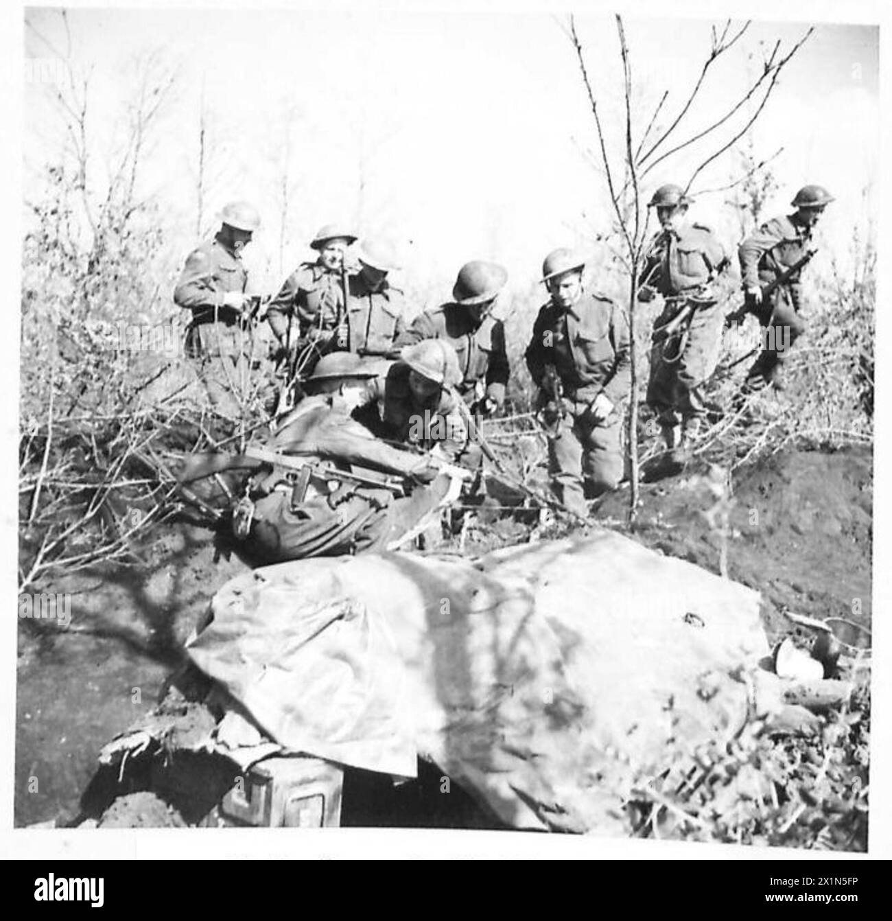 FIFTH ARMY : ANZIO BRIDGEHEADINFANTRY PATROL IN THE BRIDGEHEAD (RECONSTRUCTED IN THE LINE) - The ...