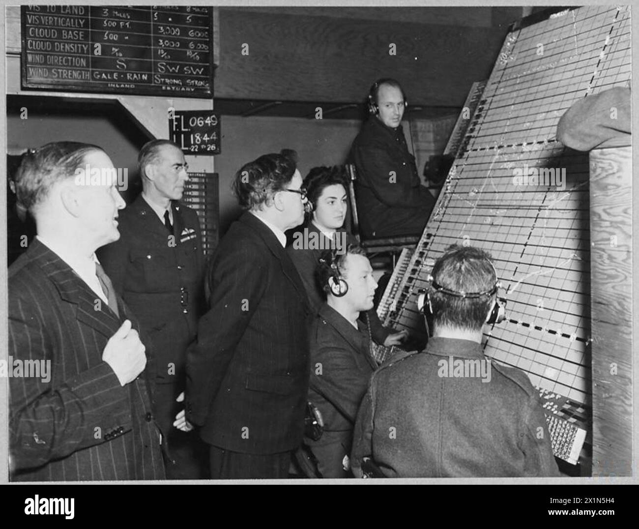 THE HOME SECRETARY VISITS A ROYAL OBSERVER CORPS H.Q.IN KENT - Picture ...