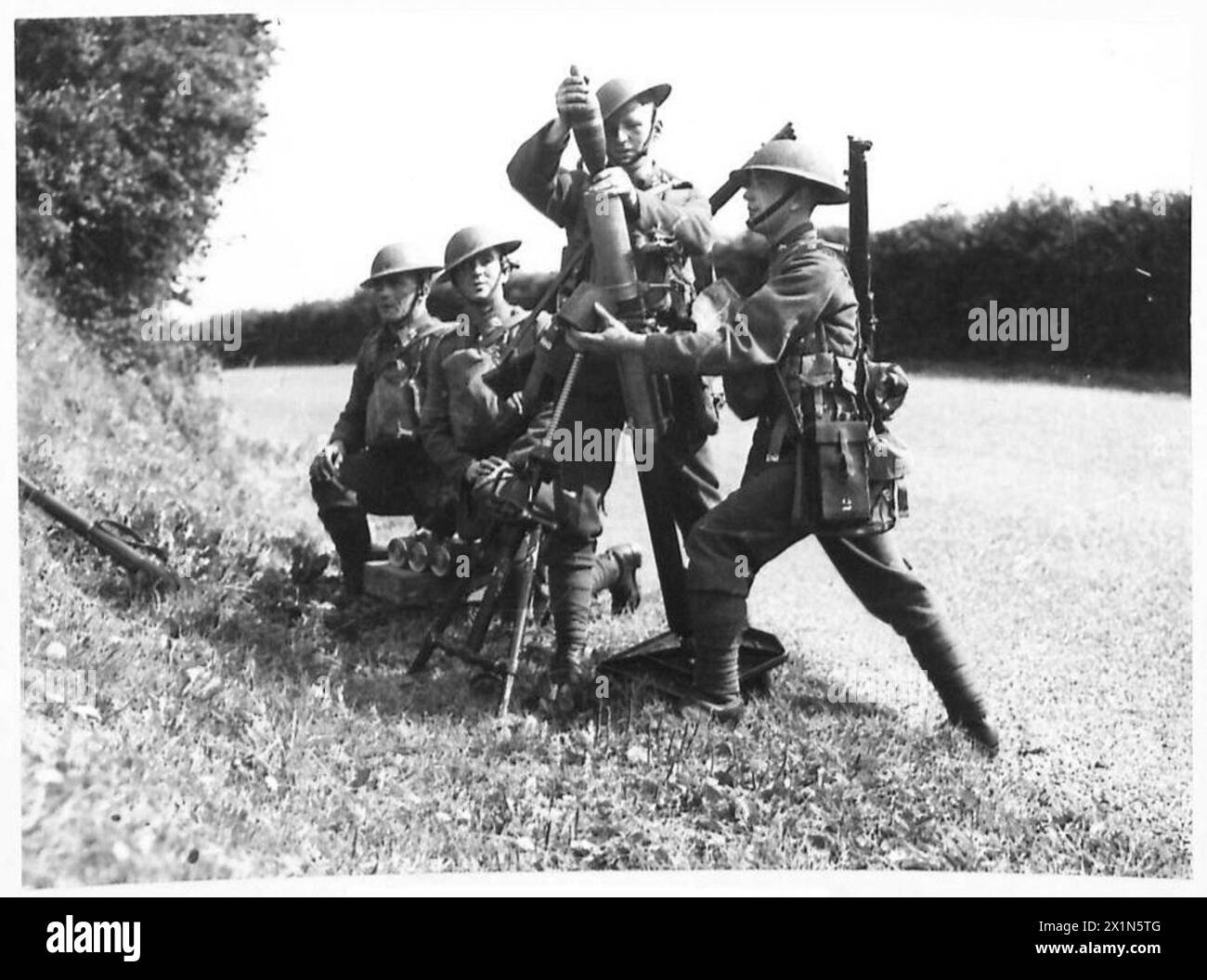 Demonstrating trench mortar hi-res stock photography and images - Alamy