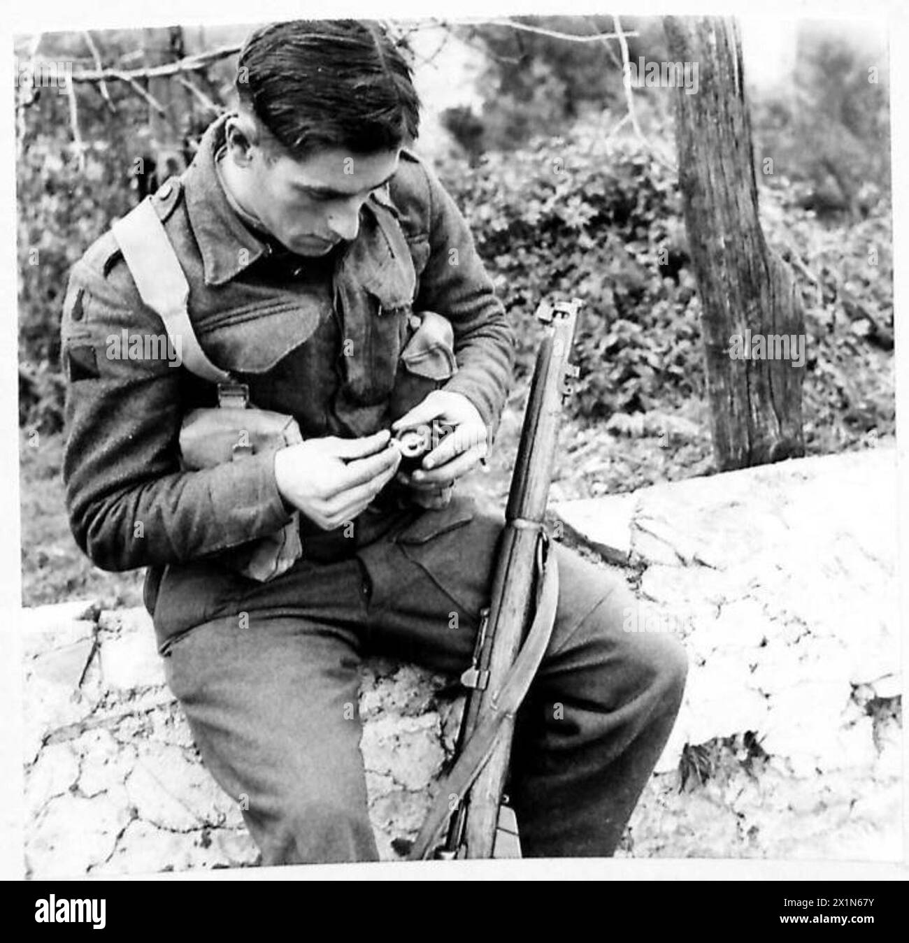 ITALY : FIFTH ARMY : BATTLE PATROL - Fus. J. Judge of Dalston, London ...