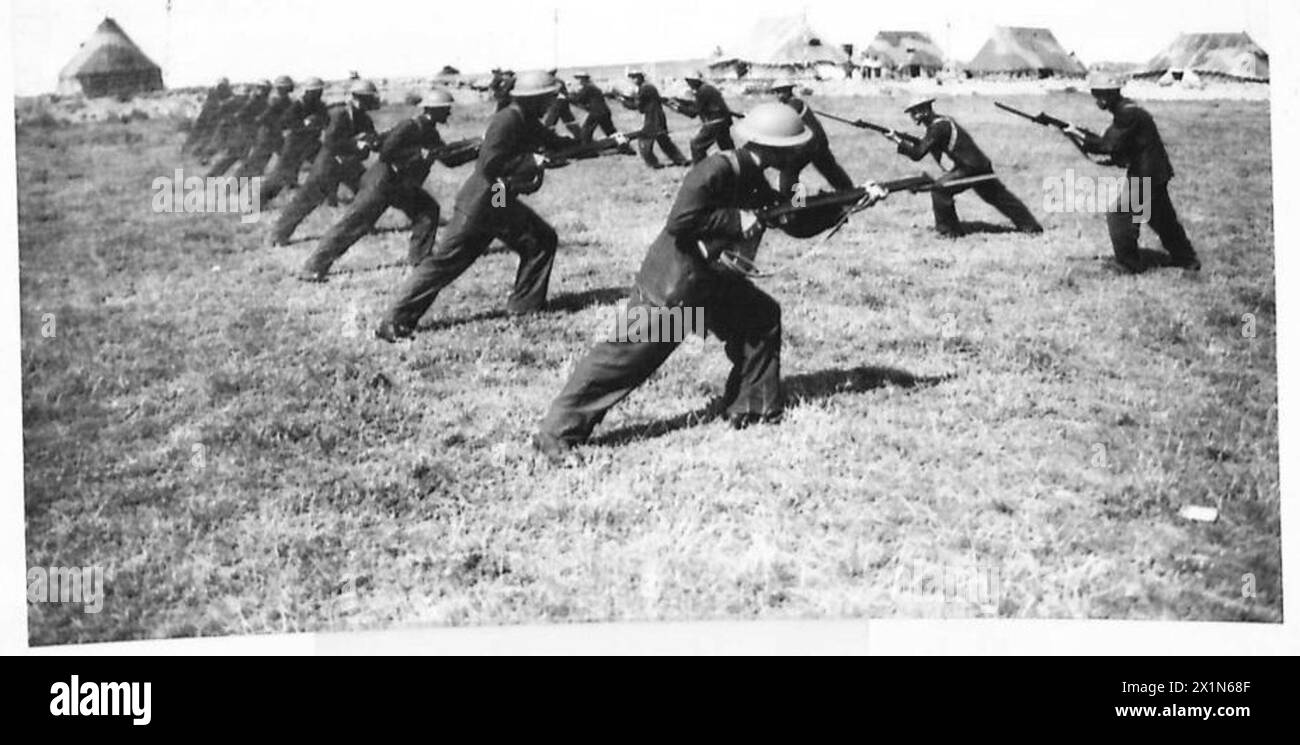 Marines in training hi-res stock photography and images - Alamy